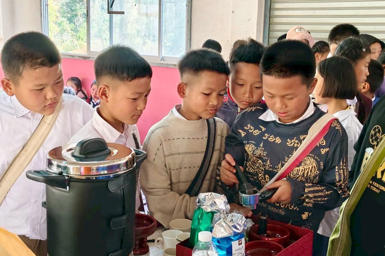 Tea that Builds People and Livelihoods - World Vision Thailand